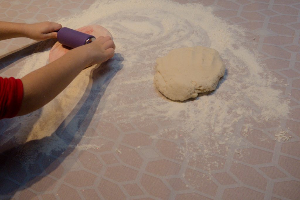 Zelf kerstversiering maken met zoutdeeg - mama ABC